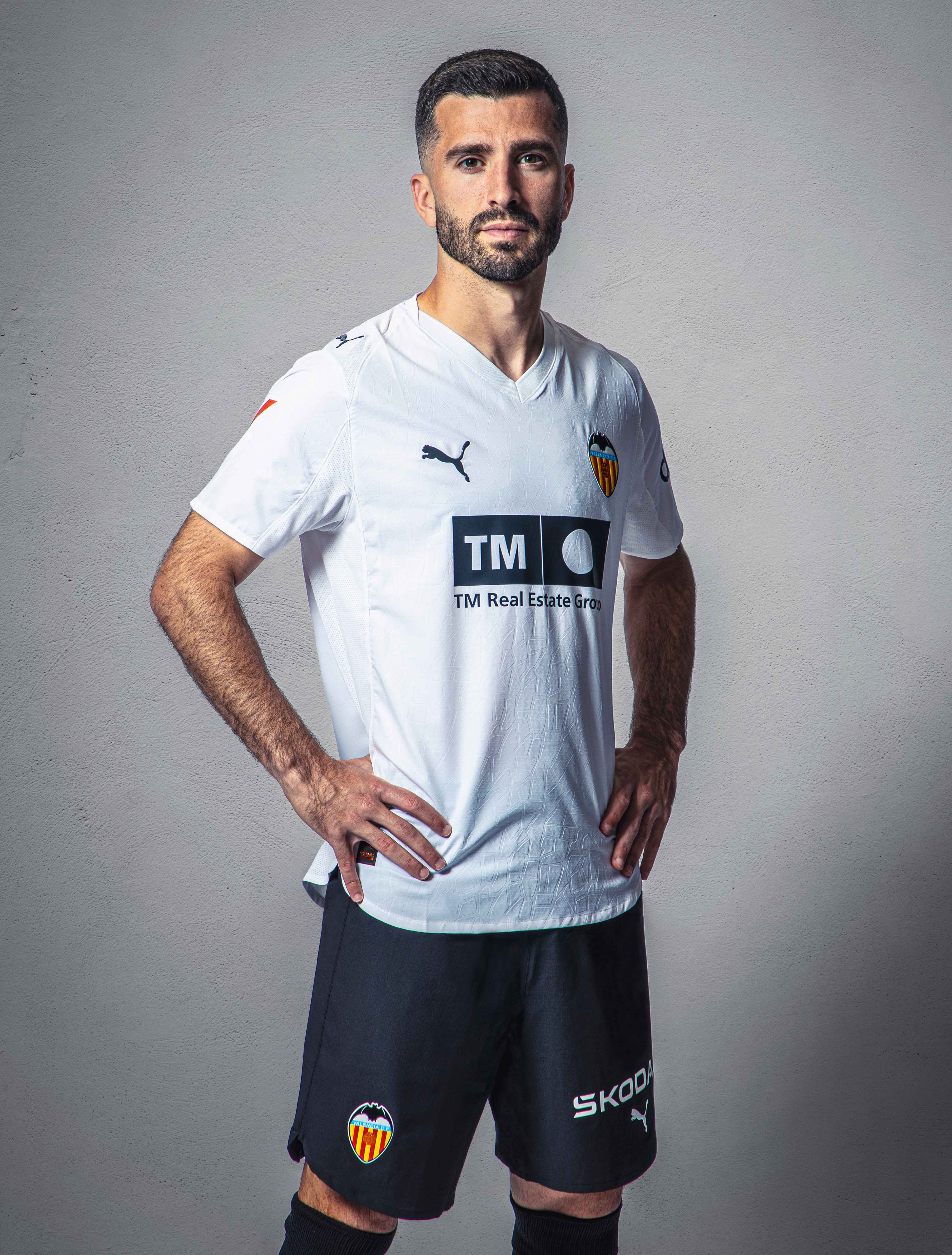 OFFICIAL KIT - Valencia Football Club - Valencia Club de Fútbol